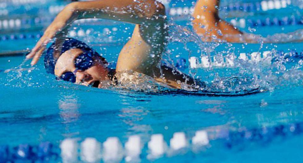 Los beneficios que otorga a la salud aprender natación | Mujer | Ojo