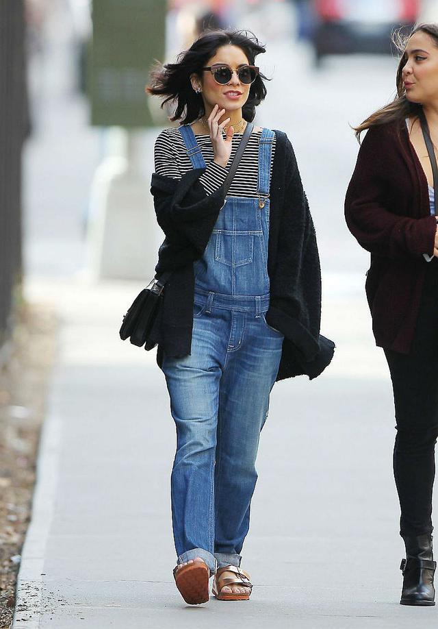 ¡Vuelven los overoles! 5 famosas que los lucen de maravilla [FOTOS ...