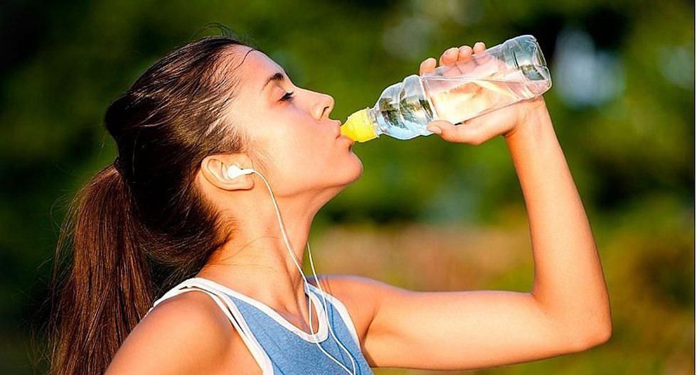 Verano: Cuatro beneficios importantes para la salud de tomar agua ...