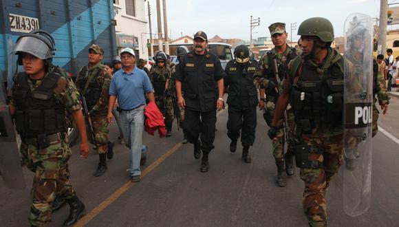 Policías denuncian falta de apoyo en huelga minera | ACTUALIDAD | OJO