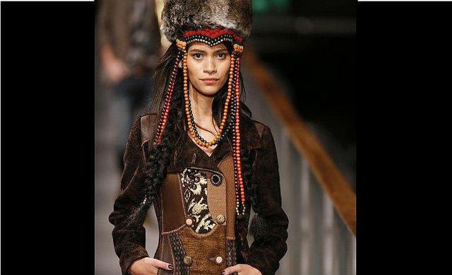 Modelo peruana triunfa en la pasarela del Barcelona Fashion Week ...