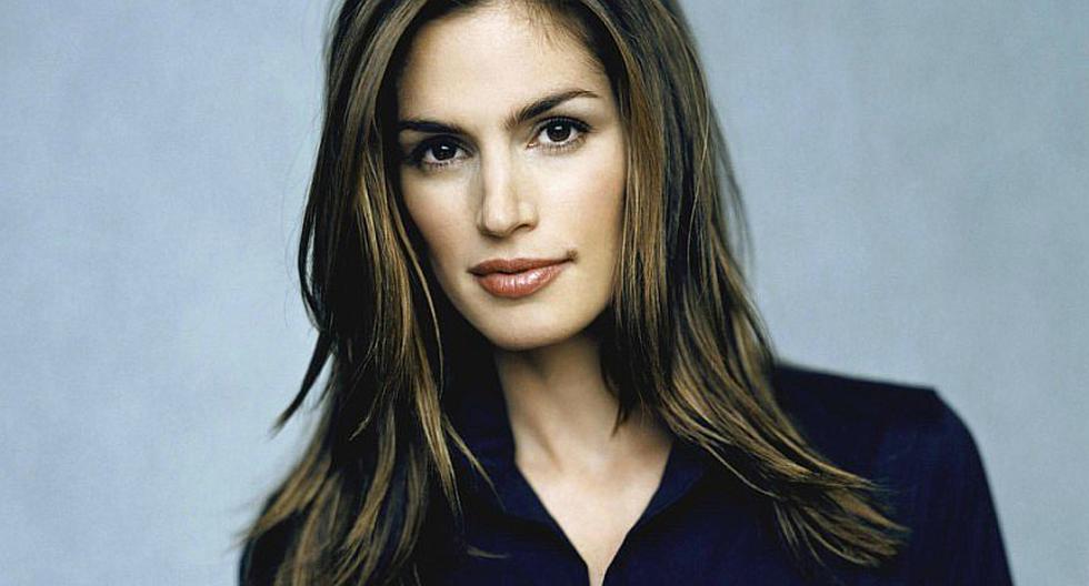 Cindy Crawford recrea el comercial de reconocida marca que la llevó a ...