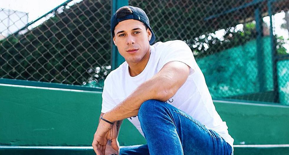 Hugo García sabe como motivar a sus fans hombres mantener el estilo en ...