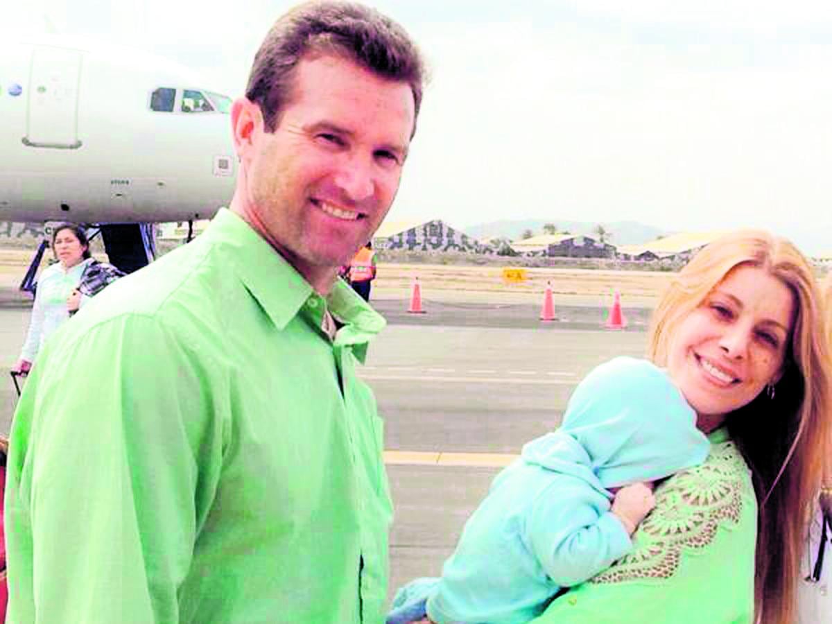 Viviana Rivasplata Y Su Esposo